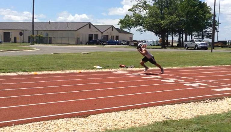 To Drag the Toes (or Not) at the Start of a Sprint